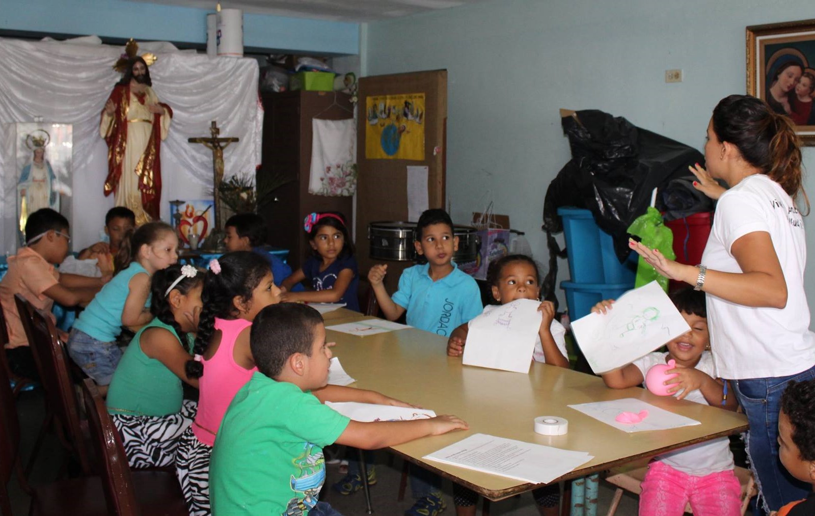 La vida misma del catequista es el primer libro de catequesis ...