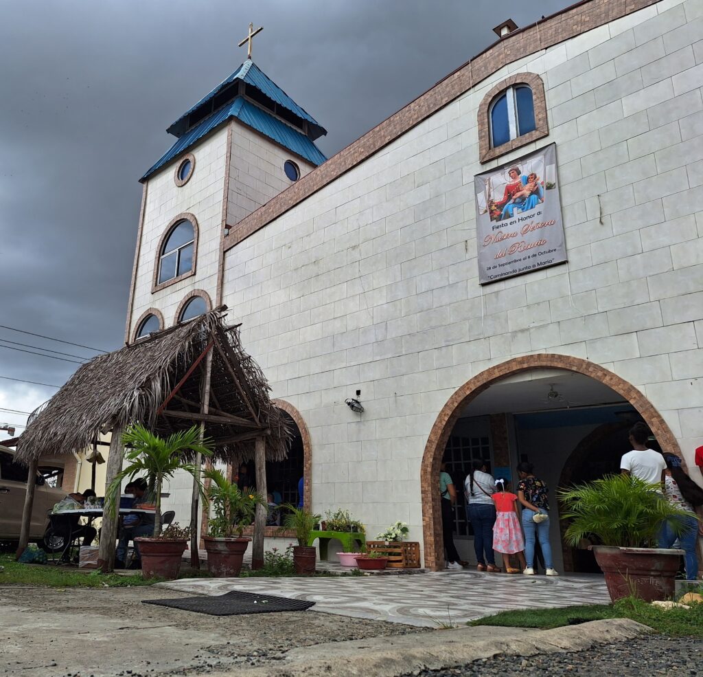 Con una clara visión misionera salieron a evangelizar por todo Torrijos ...