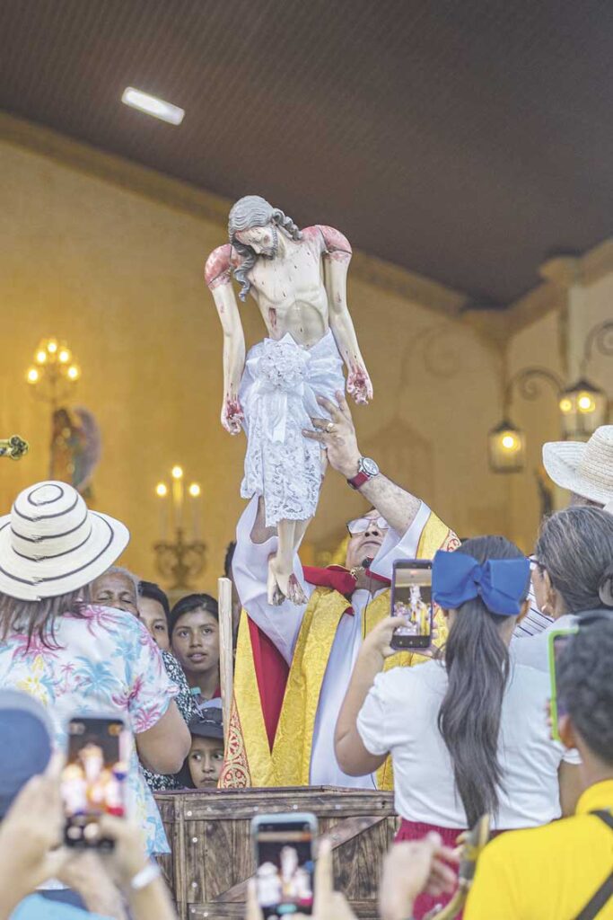 El Cristo de Esquipulas de Antón, signo de esperanza que nace del mar ...